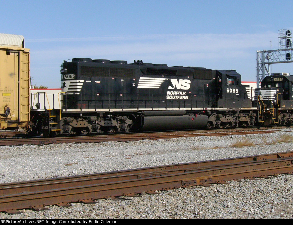 NS 6085 (SD40-2)